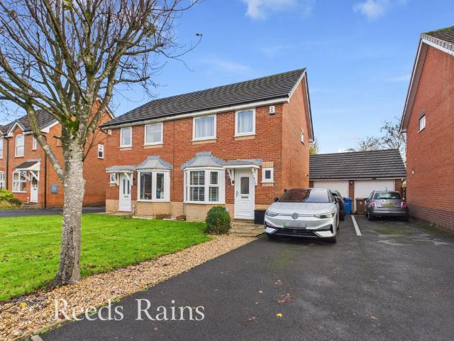 3 bedroom semi detached house for sale