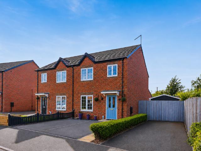 3 bedroom semi detached house for sale