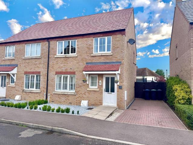 3 bedroom semi detached house for sale