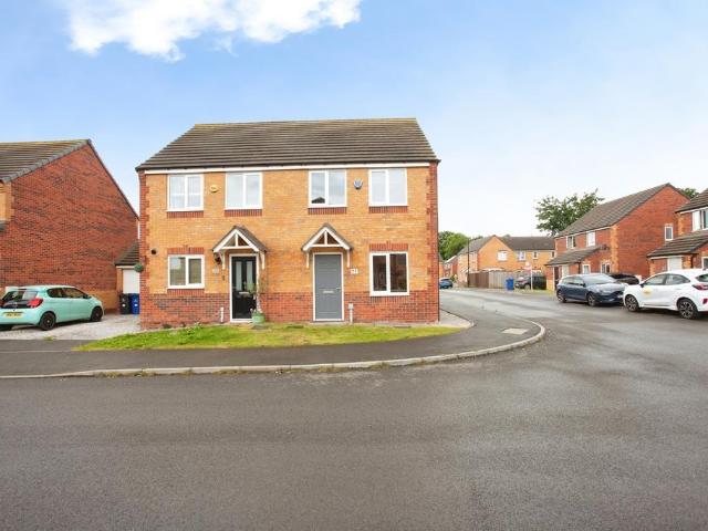 3 bedroom semi detached house for sale