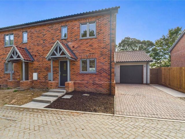 3 bedroom semi detached house for sale