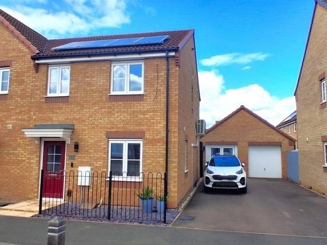 3 bedroom semi detached house for sale