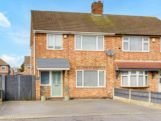 3 bedroom semi detached house for sale