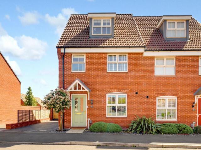 3 bedroom semi detached house for sale