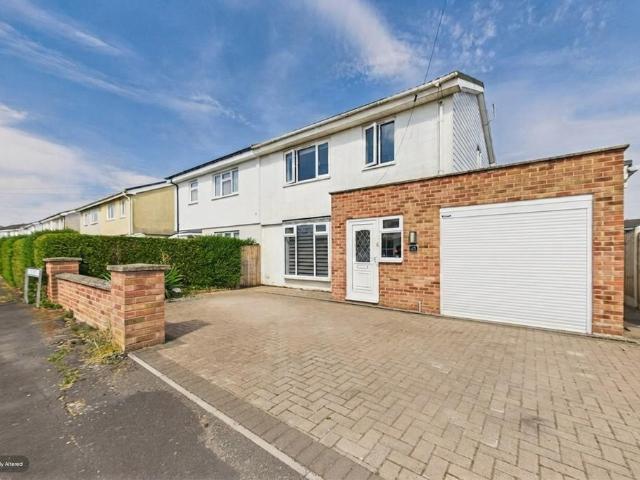 3 bedroom semi detached house for sale