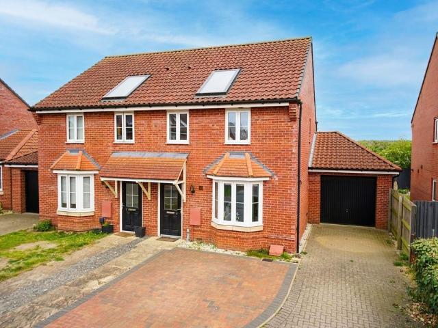 3 bedroom semi detached house for sale