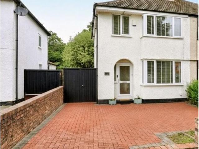 3 bedroom semi detached house for sale