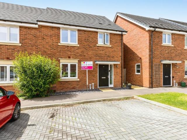 3 bedroom semi detached house for sale
