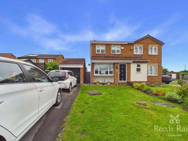 3 bedroom semi detached house for sale