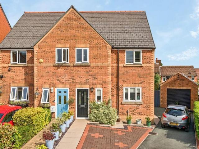 3 bedroom semi detached house for sale