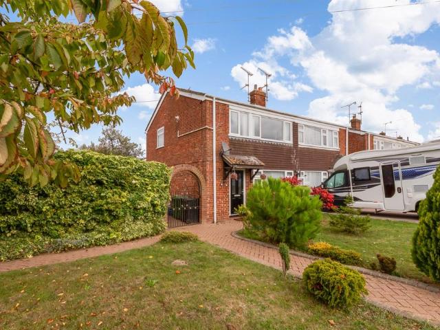 3 bedroom semi detached house for sale