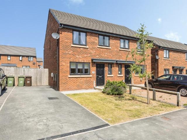 3 bedroom semi detached house for sale