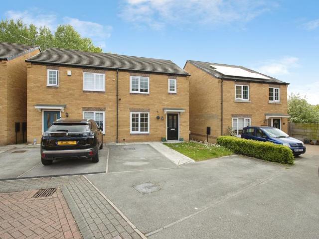 3 bedroom semi detached house for sale