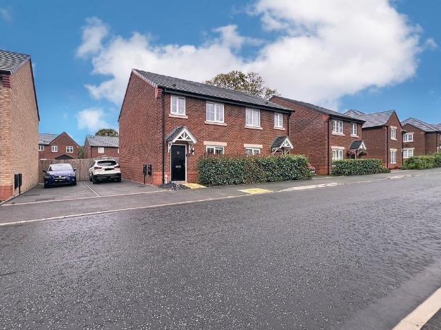 3 bedroom semi detached house for sale