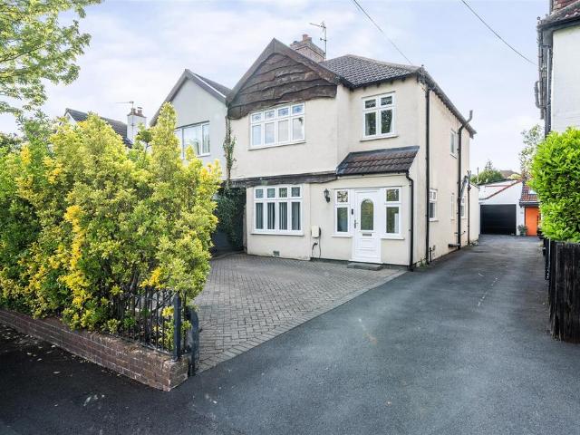 3 bedroom semi detached house for sale