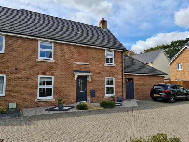 3 bedroom semi detached house for sale