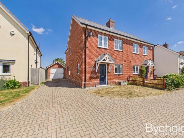 3 bedroom semi detached house for sale