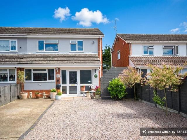3 bedroom semi detached house for sale