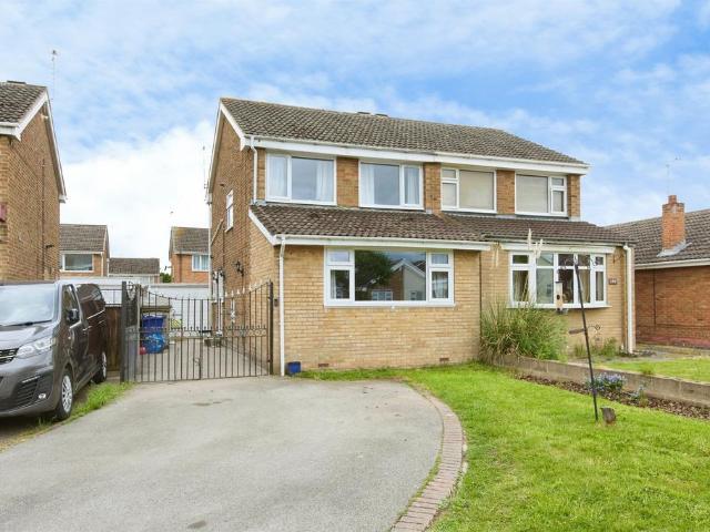 3 bedroom semi detached house for sale