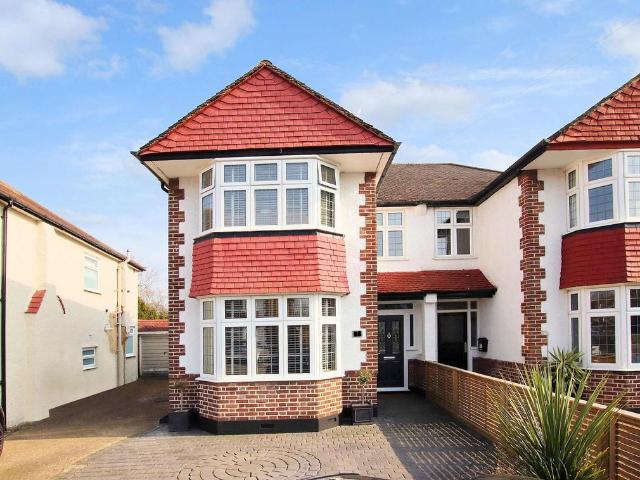 3 bedroom semi detached house for sale