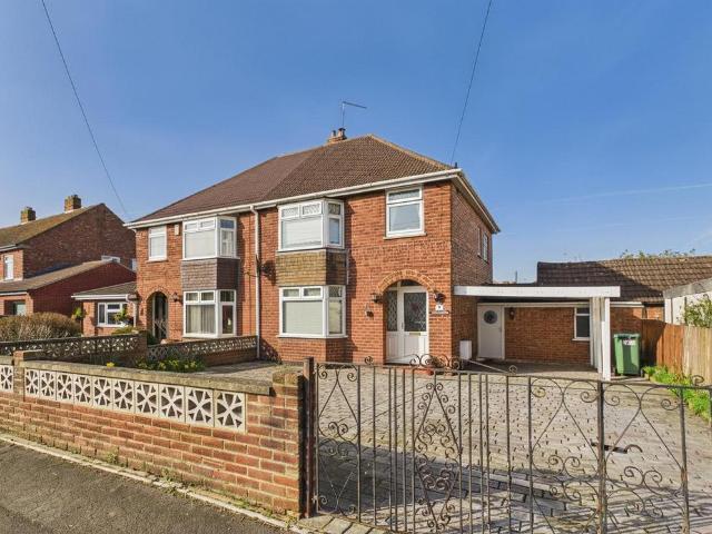 3 bedroom semi detached house for sale