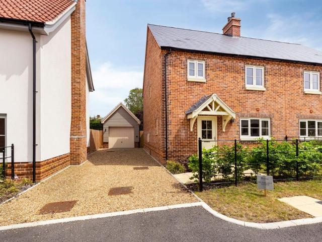 3 bedroom semi detached house for sale