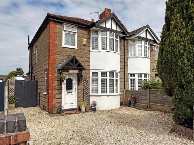 3 bedroom semi detached house for sale