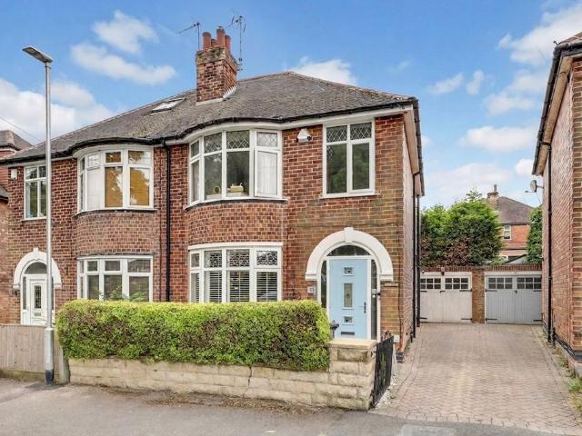 3 bedroom semi detached house for sale