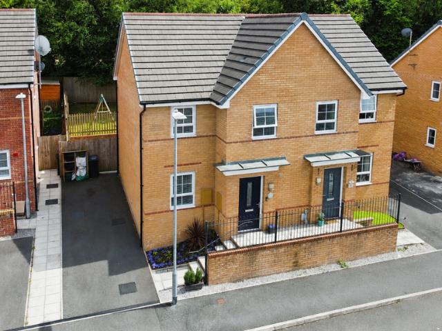 3 bedroom semi detached house for sale