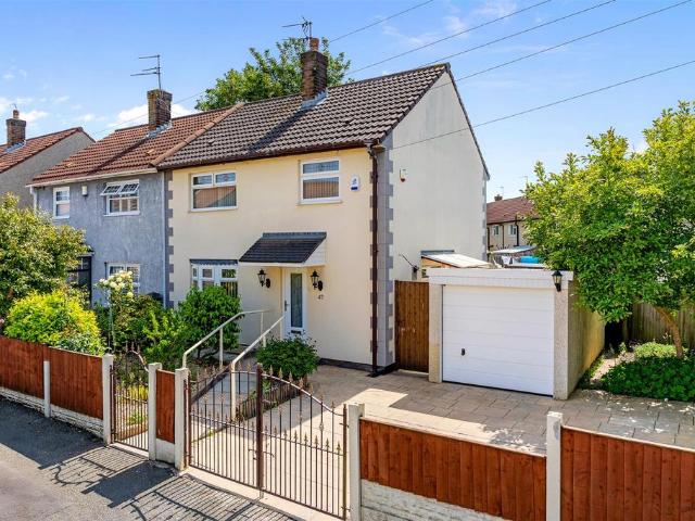 3 bedroom semi detached house for sale