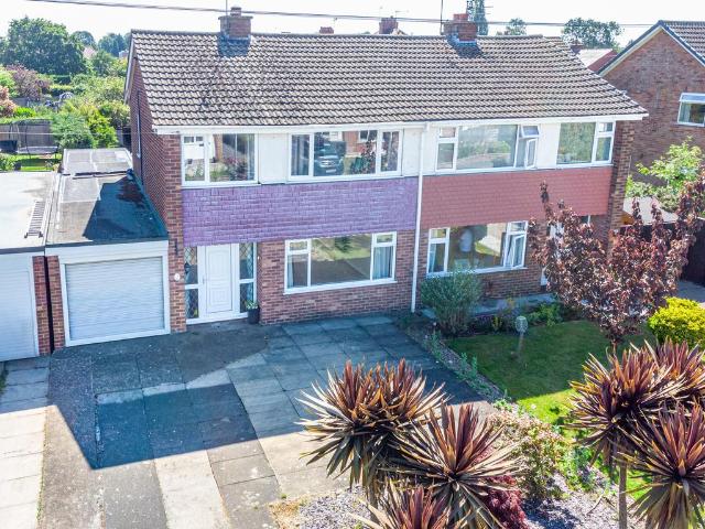 3 bedroom semi detached house for sale