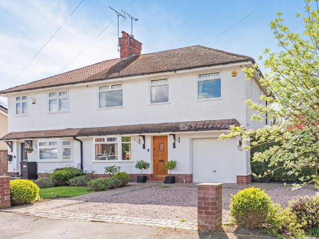 3 bedroom semi detached house for sale