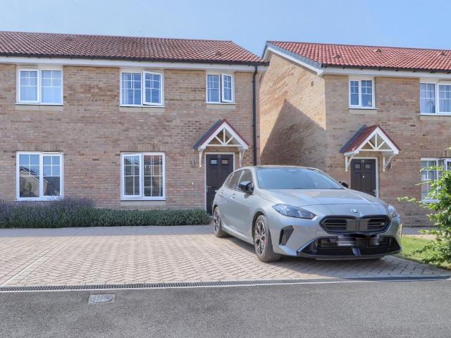 3 bedroom semi detached house for sale