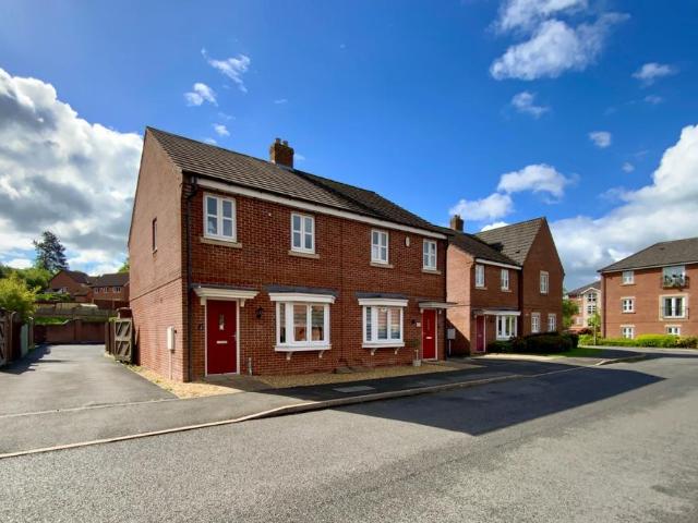 3 bedroom semi detached house for sale