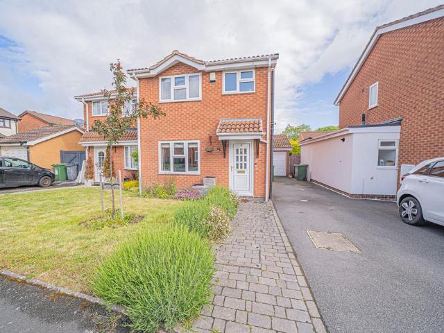 3 bedroom semi detached house for sale
