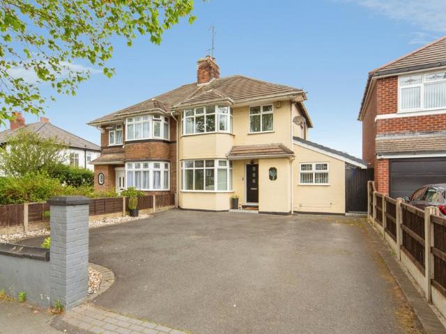 3 bedroom semi detached house for sale