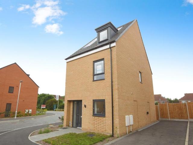 3 bedroom semi detached house for sale