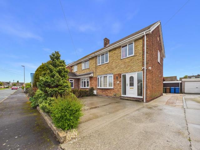 3 bedroom semi detached house for sale
