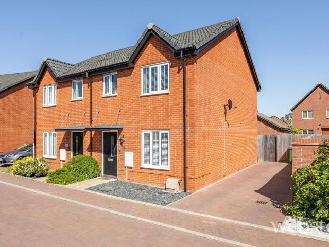 3 bedroom semi detached house for sale