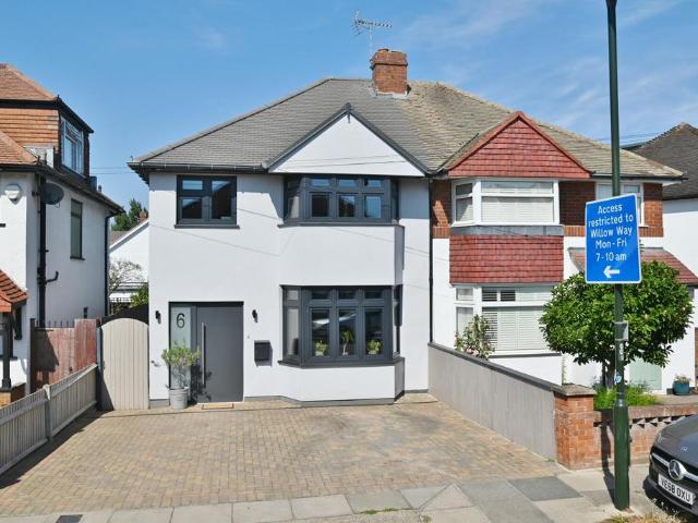 3 bedroom semi detached house for sale