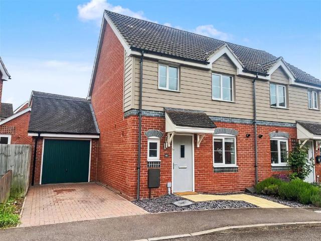 3 bedroom semi detached house for sale