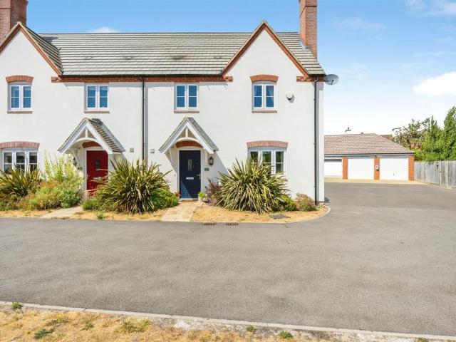 3 bedroom semi detached house for sale