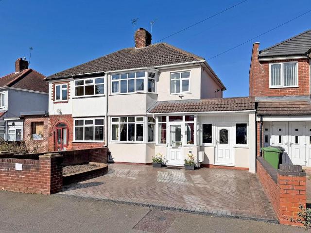 3 bedroom semi detached house for sale