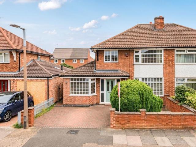 3 bedroom semi detached house for sale