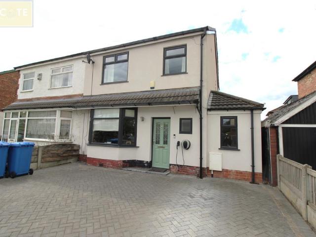 3 bedroom semi detached house for sale