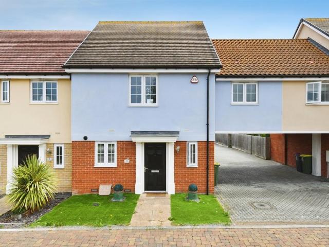 3 bedroom semi detached house for sale