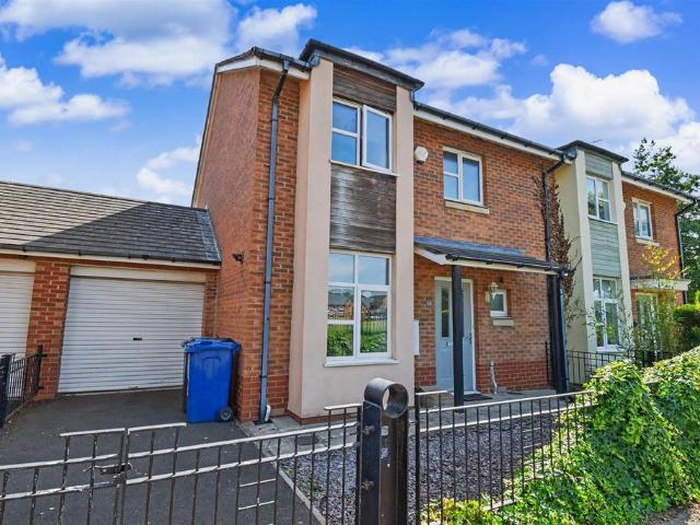 3 bedroom semi detached house for sale