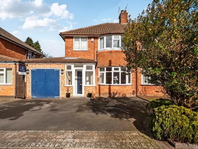 3 bedroom semi detached house for sale