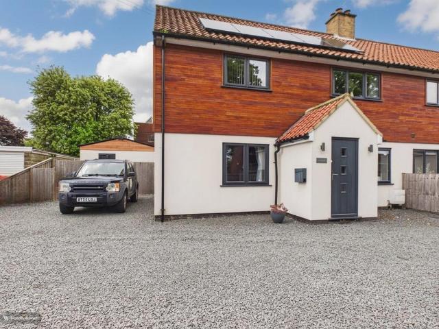 3 bedroom semi detached house for sale