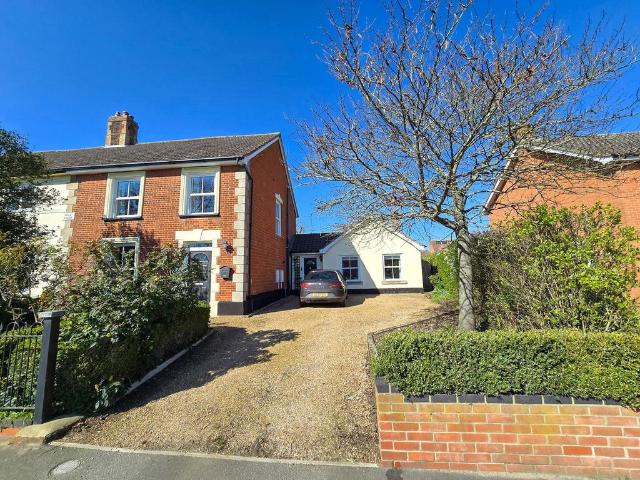 3 bedroom semi detached house for sale